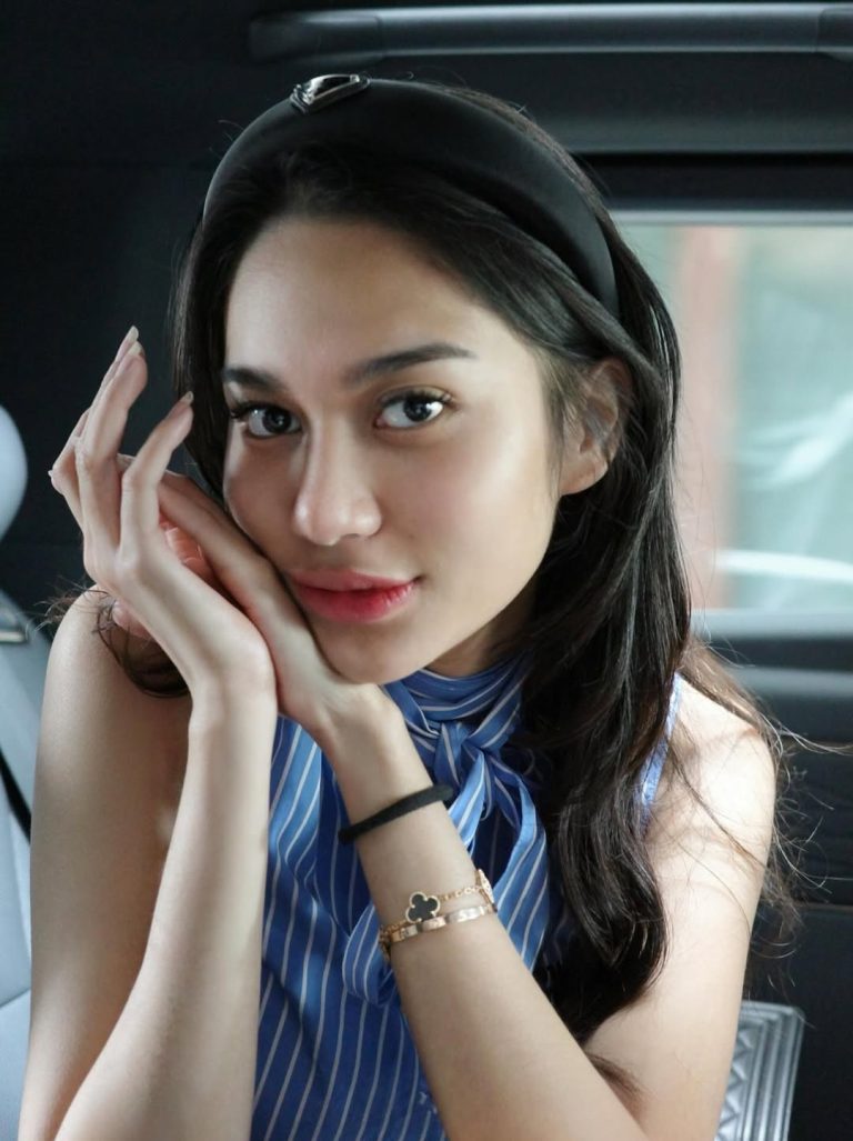 Biodata dan Profil Azizah Salsha: Kehidupan Pribadi, Perjalanan Karier ...